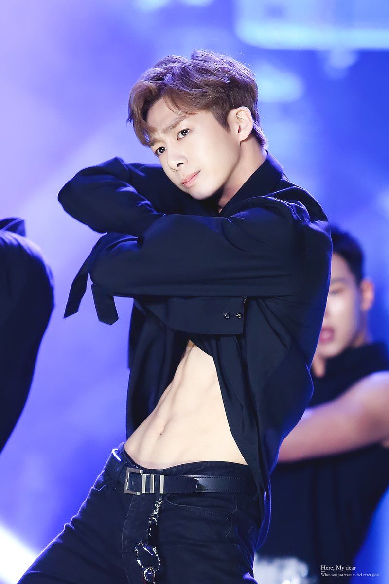 ¿QUIÉN TIENE LOS MEJORES ABDOMINALES MONSTA X? | KpopLat