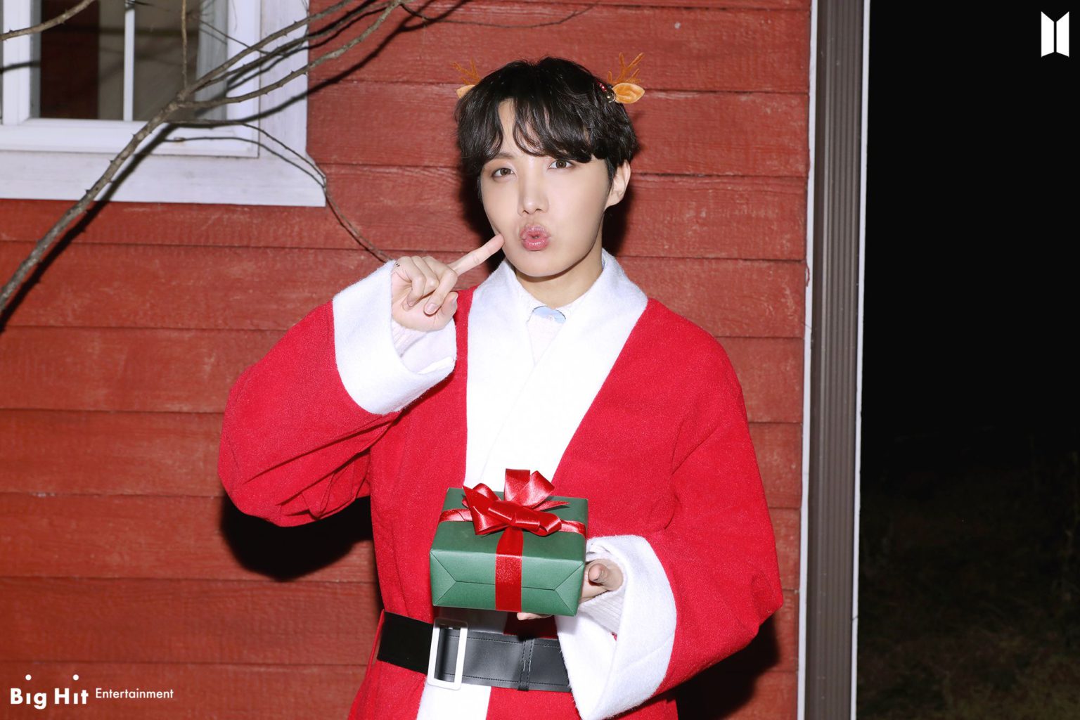BTS obsequia a ARMY una hermosa sesión de Navidad para este 2020 | KpopLat