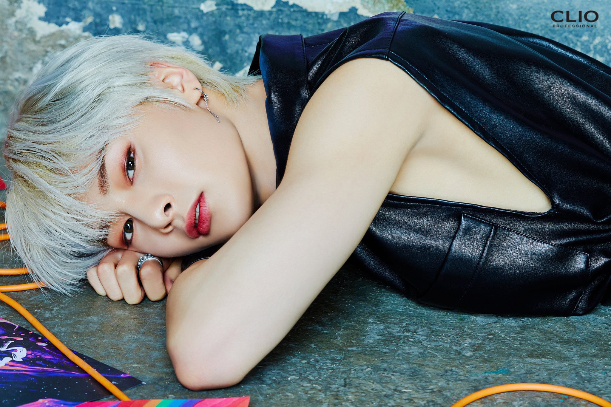 I.N y Seungmin de Stray Kids muestran su impresionante visual en nuevas fotos para CLIO | KpopLat