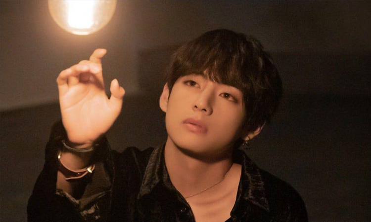 V de BTS hace un nuevo récord con ‘Sweet Night’ | KpopLat
